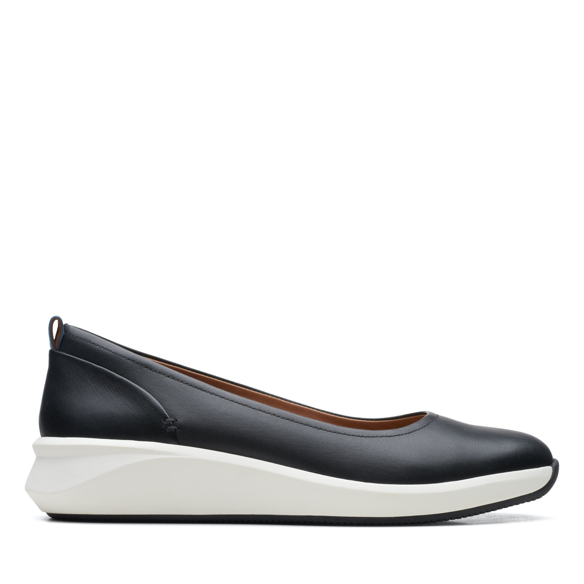 Clarks Un Rio Vibe In Black | ModeSens